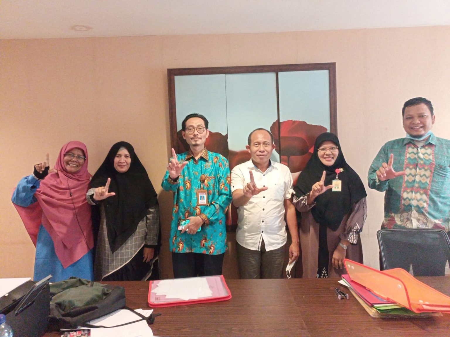 Dosen Undiksha I Wayan Artika Terima Kunjungan Komunitas Riau Sastra ...